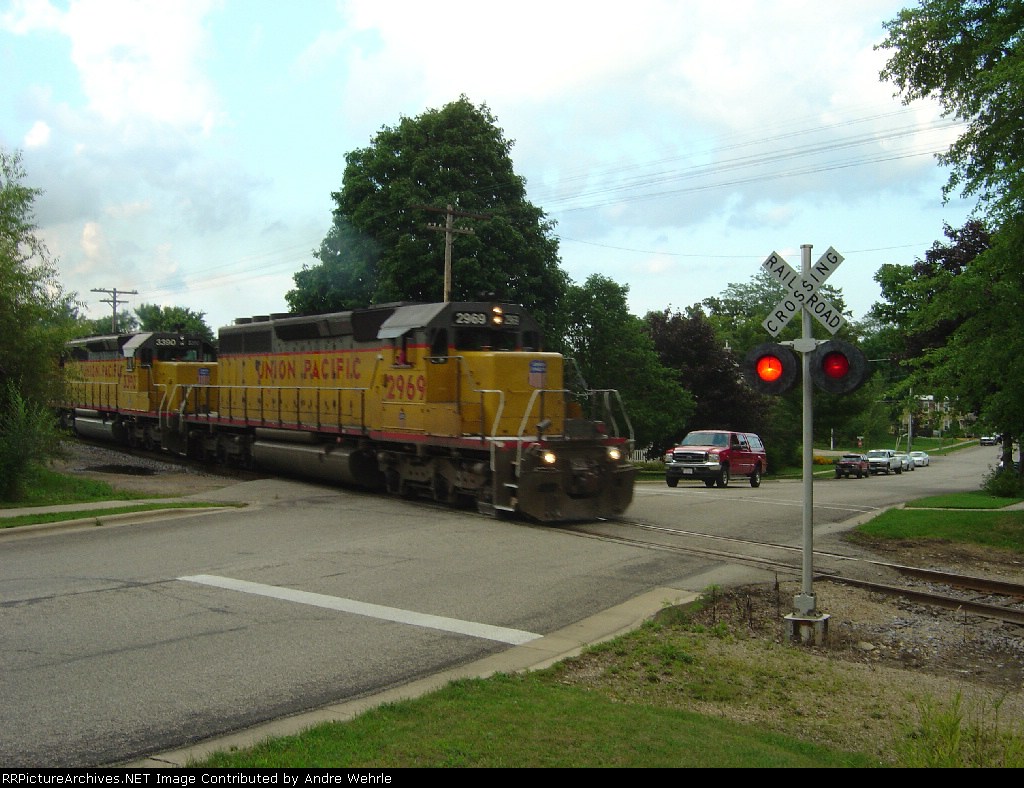UP 2969 crossing Lodi Street